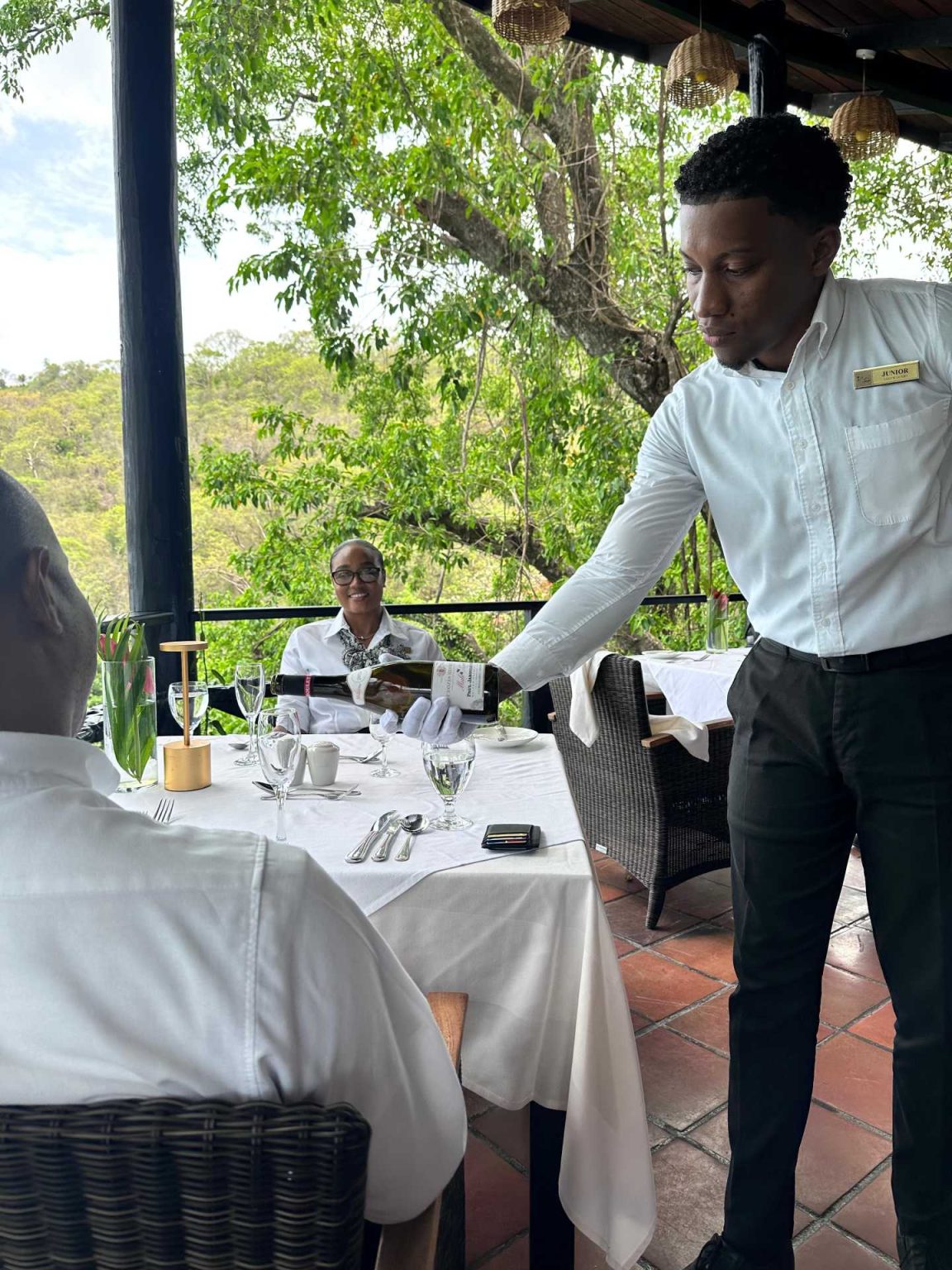 Food and Beverage Service Training - Mastering Excellent Service Ltd